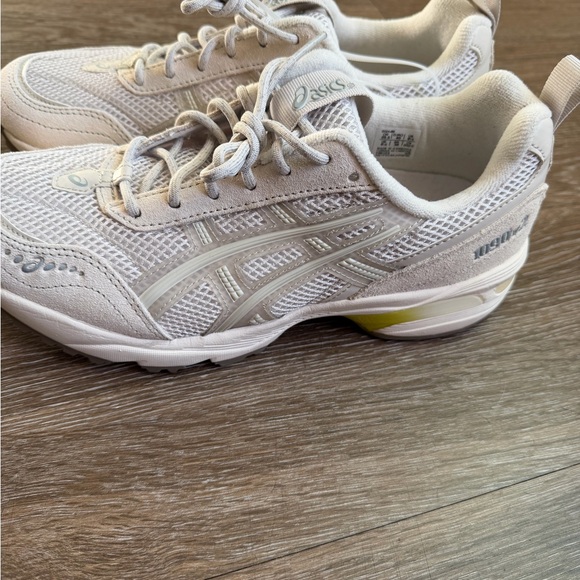 Asics | Shoes | Asics Light Gray And White Running Shoes | Poshmark